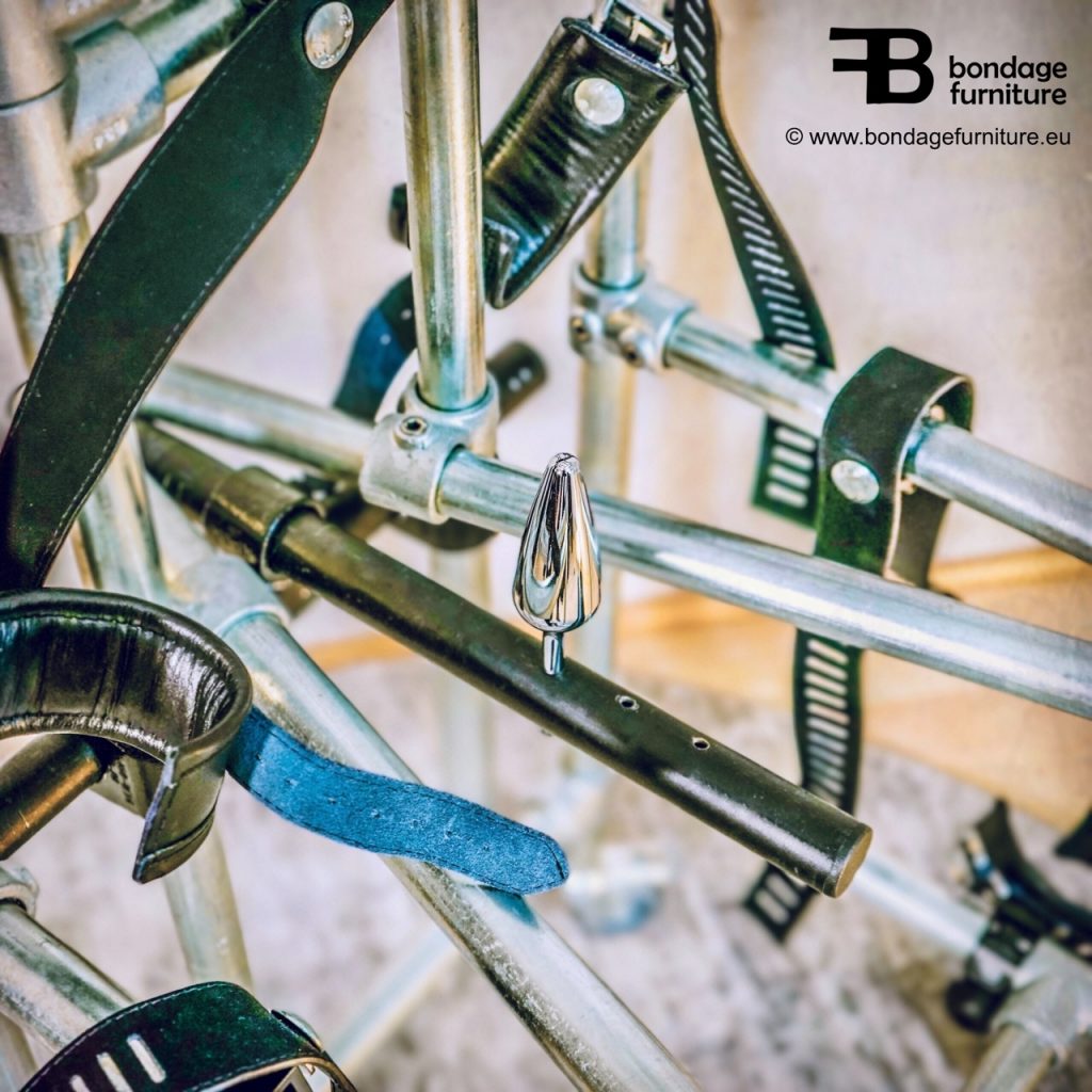 Bondage Cube - SM Möbel aus Stahlrohren | Bondage Furniture